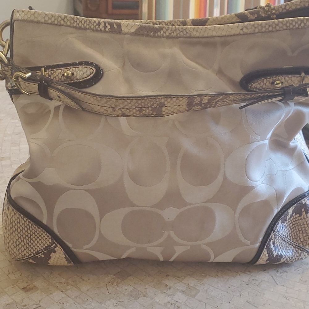 Coach Logo Handbag - Gem